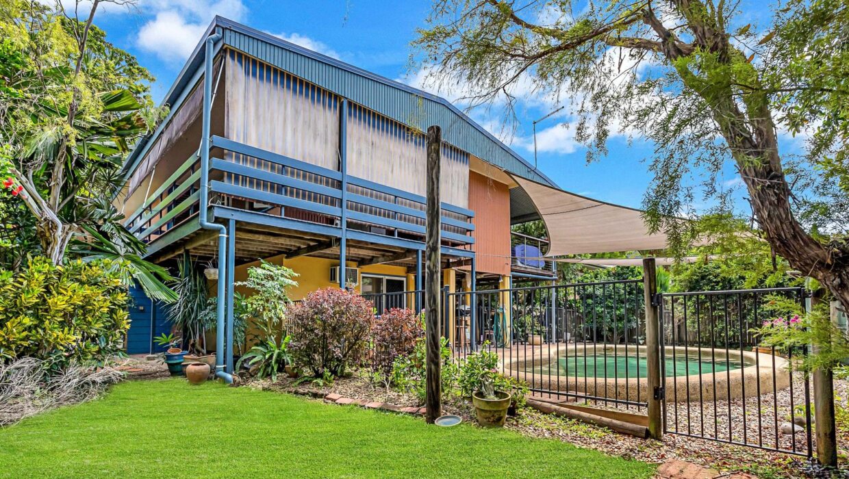 The Queenslander - Quintessential Tropical Living in Whitfield - WOLF ...